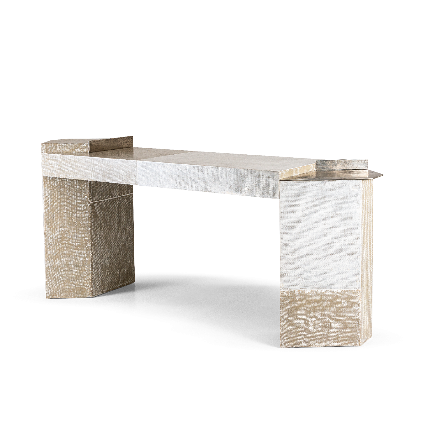 Pilar Console